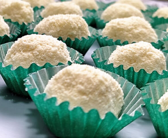 BEIJINHO de Leite Ninho em Pó: receita fácil sem ir ao fogo